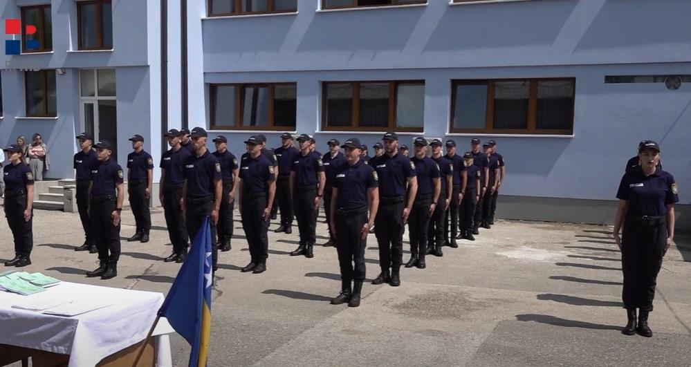 Vlada FBiH usvojila Uredbu o jedinstvenoj policijskoj uniformi ...