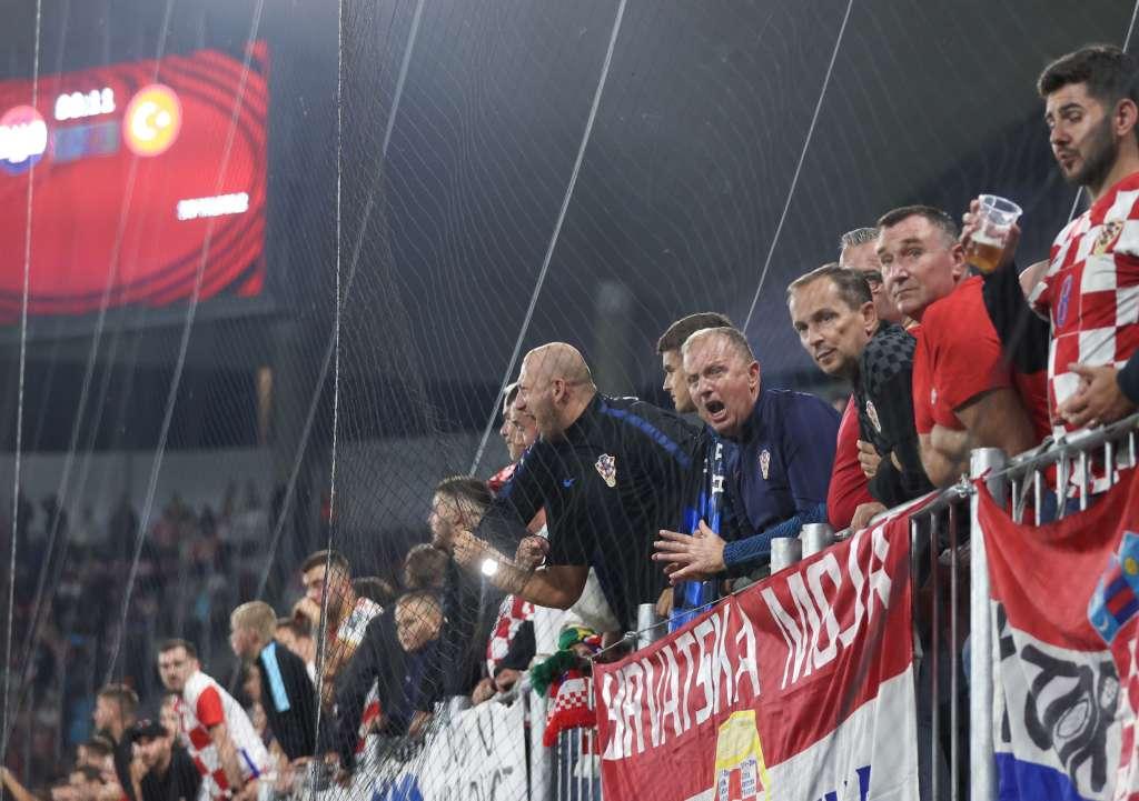 Stigla je UEFA-ina kazna za Hrvatsku | Radiotelevizija Herceg-Bosne Stigla je UEFA-ina kazna za Hrvatsku | Radiotelevizija Herceg-Bosne