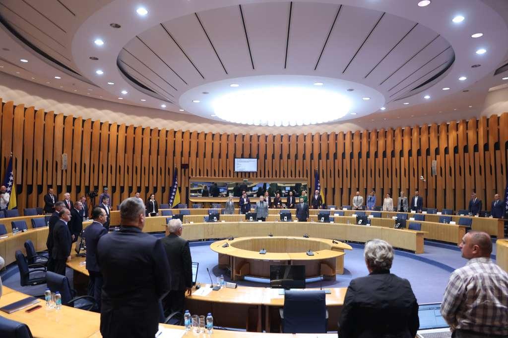 Izmjene Zakona o službi u OS BiH: dobna granica za vojnike ide prema 45 ...